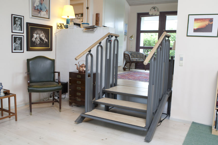 Discover FlexStep's Benefits: Space-Saving Wheelchair Lift